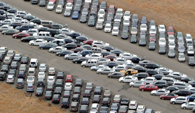 Y en la imagen del día... los coches inservibles que dejó Sandy ...