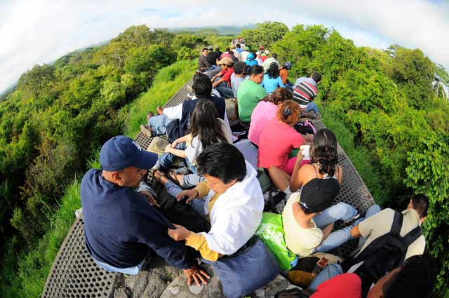 La Bestia reaviva debate de inmigración en México - Sopitas.com