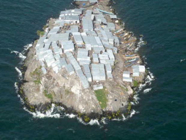 Conozcan la pequeña isla de Migingo hogar de 130 personas - Sopitas.com