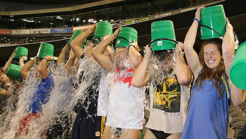 El éxito del Ice Bucket Challenge: Cuando internet lo hace bien