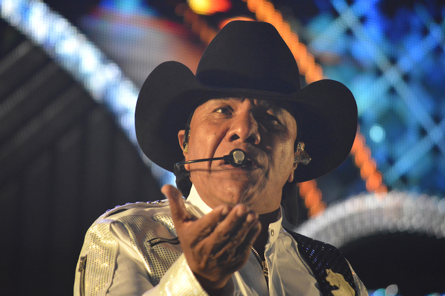 La noche que Bronco conquistó al rock en el Vive Latino - Sopitas.com