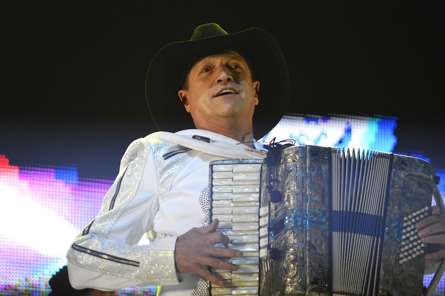 La noche que Bronco conquistó al rock en el Vive Latino | Sopitas.com