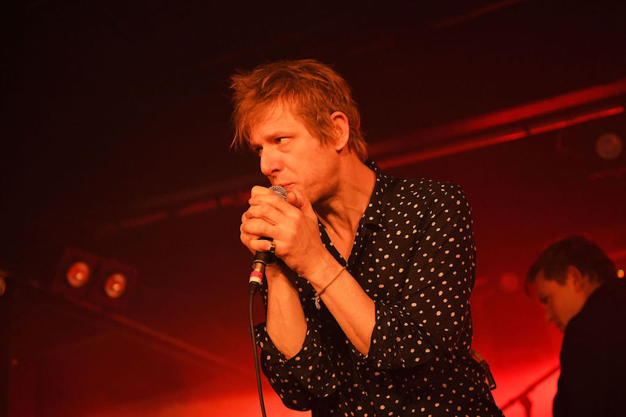 Spoon lleva sus 'Hot Thoughts' al show de Ellen DeGeneres - Sopitas.com