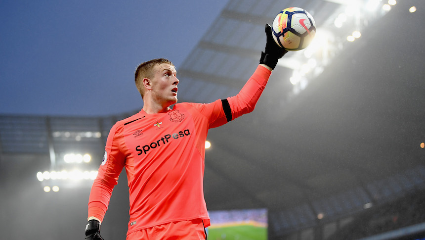 Jordan Pickford peleó en bar porque le dijeron que tenía brazos de T-Rex