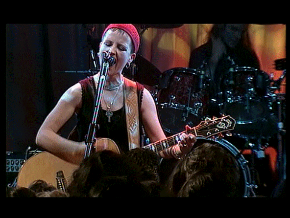 Hablemos de lo fregón que estuvo el MTV Unplugged de The Cranberries ...