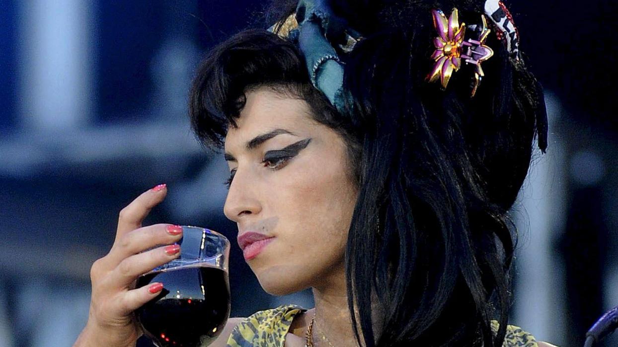 ¿Crónica de una muerte anunciada? Así fue el último concierto de Amy ...