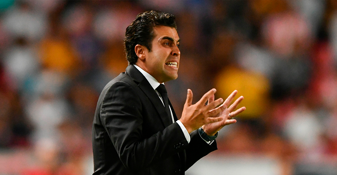 Necaxa cepilla a Michel Leaño, víctima de la maldición de Cruz Azul