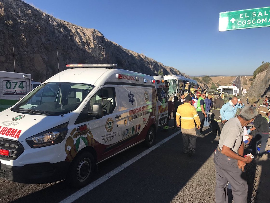 Choque de camiones en la carretera de Durango a Mazatlán deja 5 muertos