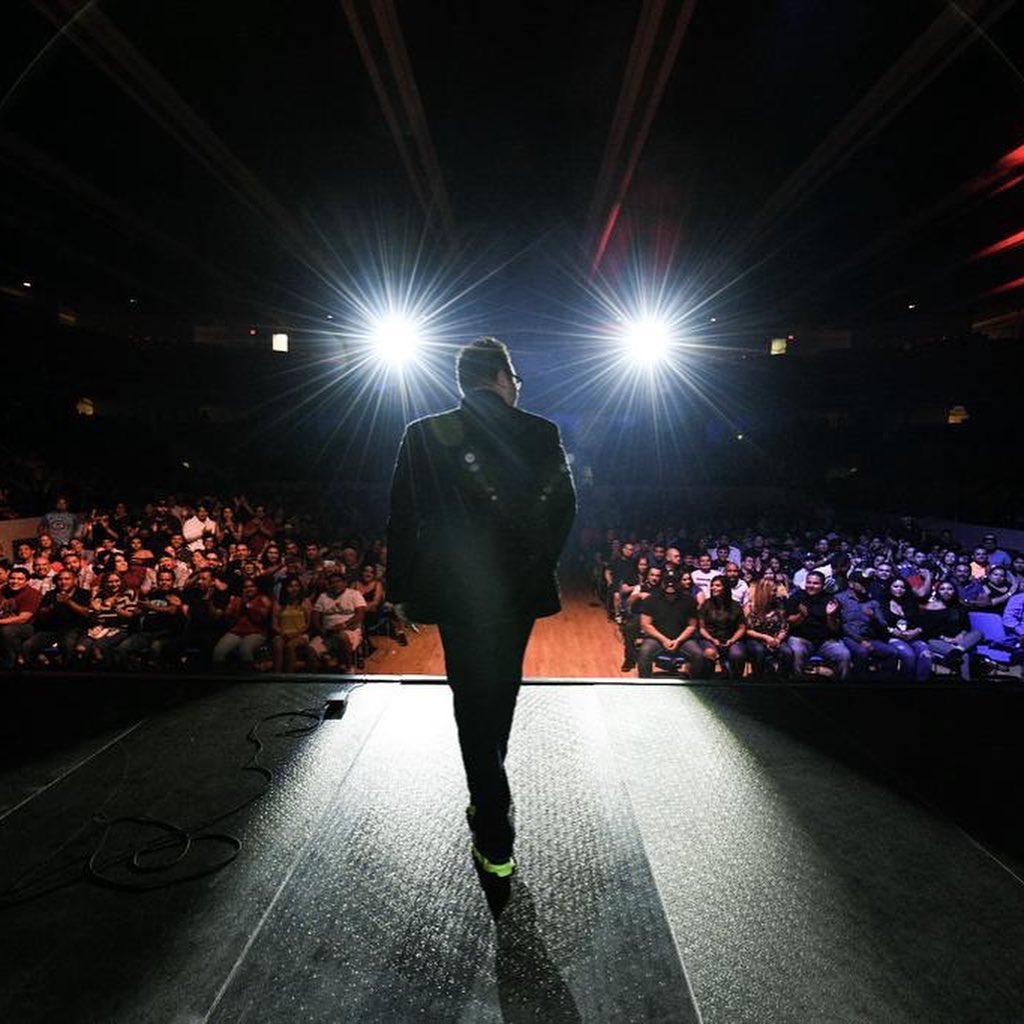 Franco Escamilla: El primer comediante latino en presentarse en el ...