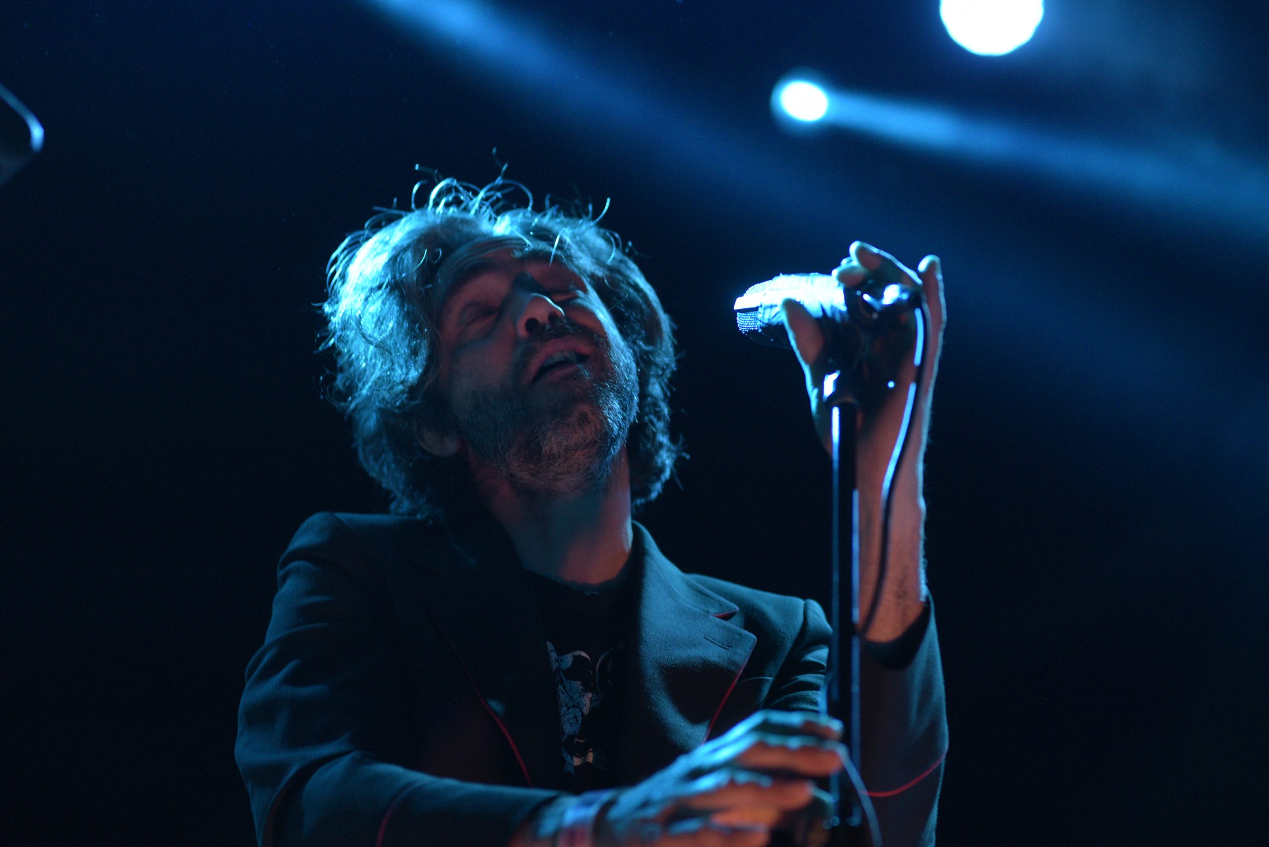 Patrick Watson nos llevó en un viaje de intimidad y honestidad absoluta