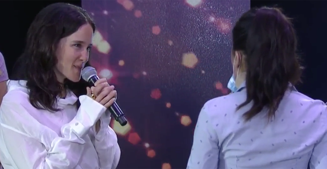 Saxofonista atacada con ácido en Oaxaca toca "La Llorona" con Ximena ...