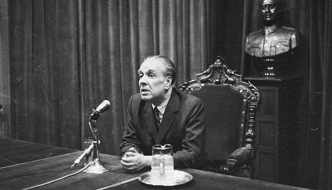 ¿Por qué perdió la vista? La "inexplicable" ceguera de Jorge Luis Borges