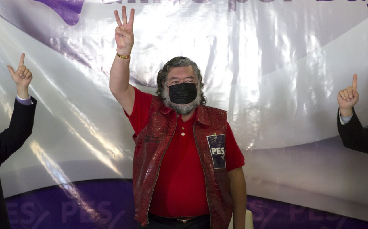 Candidatazo: Dice Hank Rhon que mujeres trabajan por menos inteligentes