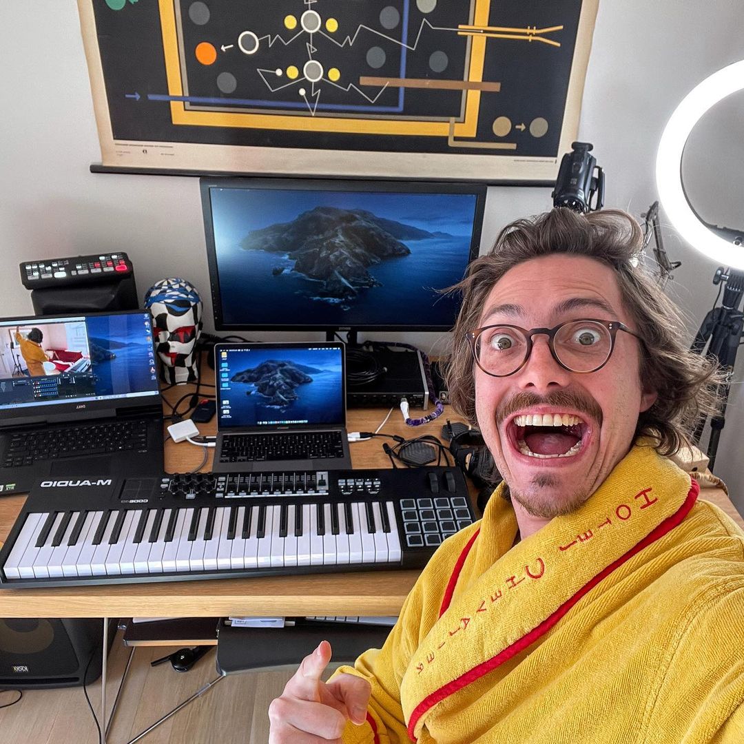 Marc Rebillet: La figura irreverente de internet que te hará bailar al ...