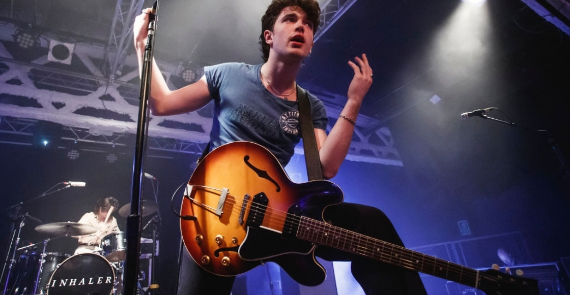 Inhaler comparte emotivo adelanto de su álbum debut con la rola "Totally"