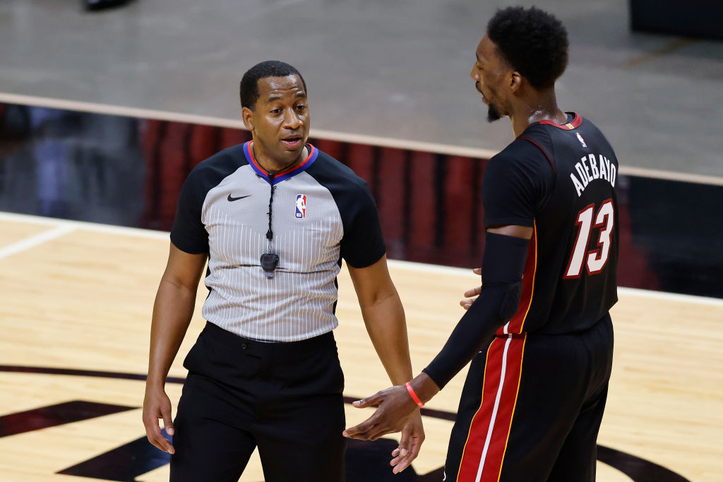 NBA exigirá que árbitros y personal estén vacunados contra COVID