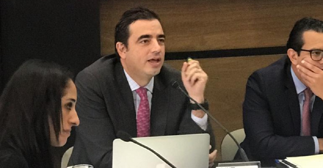 Renuncia Pablo Ballados, encargado de prerrogativas a partidos en el INE