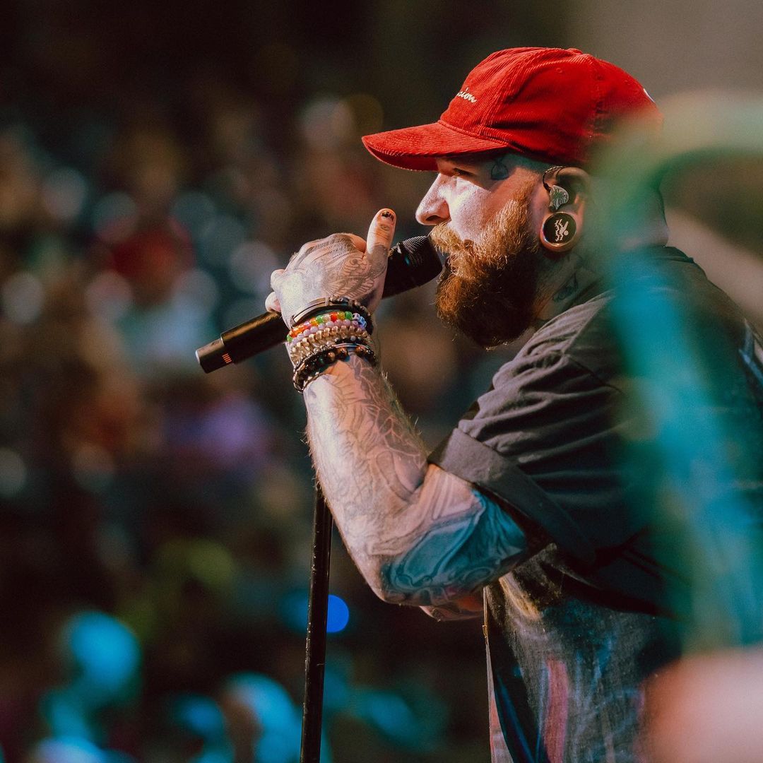 Teddy Swims: El solista de Atlanta que puede cantar country o hip hop