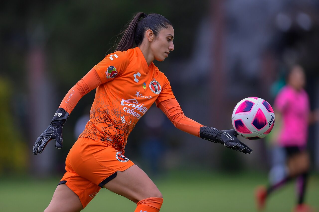Oficial: ¡La mexicana Itzel González es nueva portera del Sevilla!