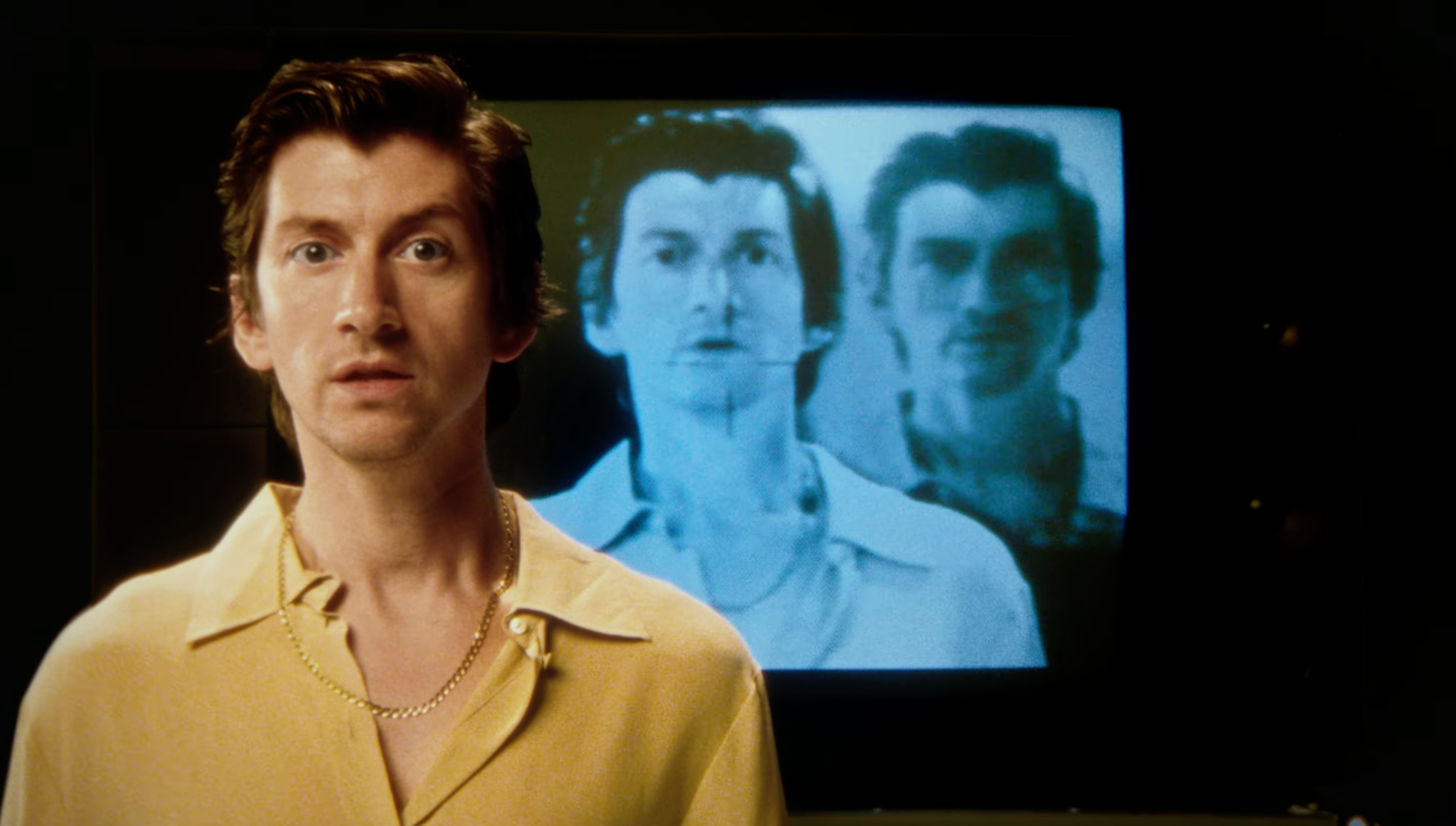 Arctic Monkeys le pone guitarrazos a su nueva rola "Body Paint"
