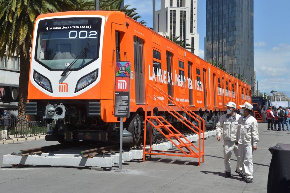 Así se ve (por dentro y fuera) el nuevo tren de la Línea 1 del Metro