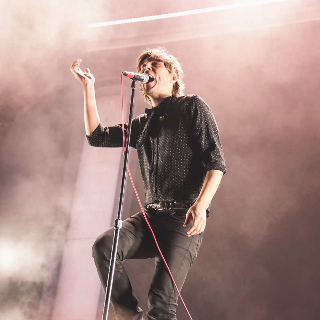 Phoenix nos llenó de felicidad y buena vibra con su concierto en el ...