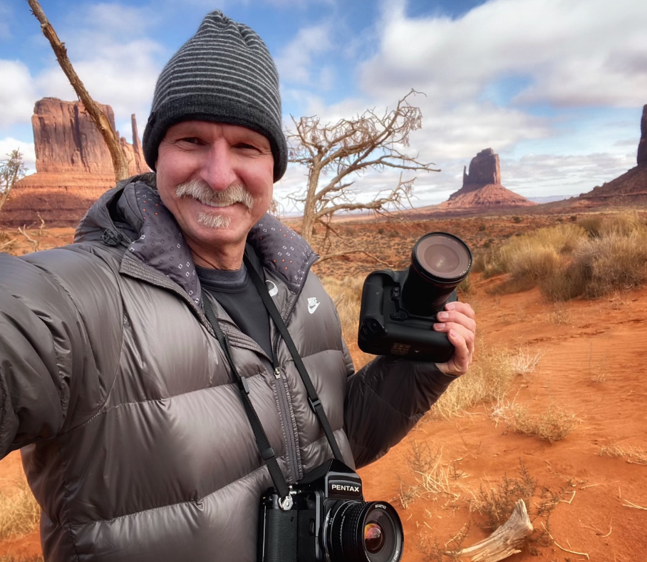 Randy Johnson, de ganar la Serie Mundial en MLB a ser fotógrafo en NFL