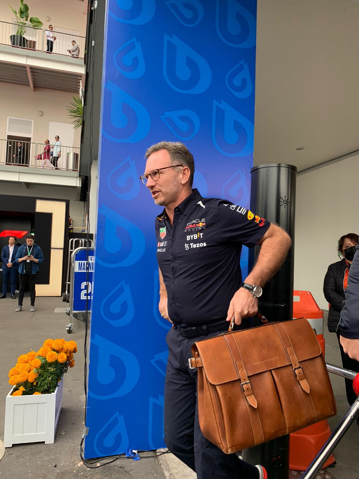 Chris Horner confiesa acercamientos de Red Bull con Lando Norris previo a la renovación de Checo