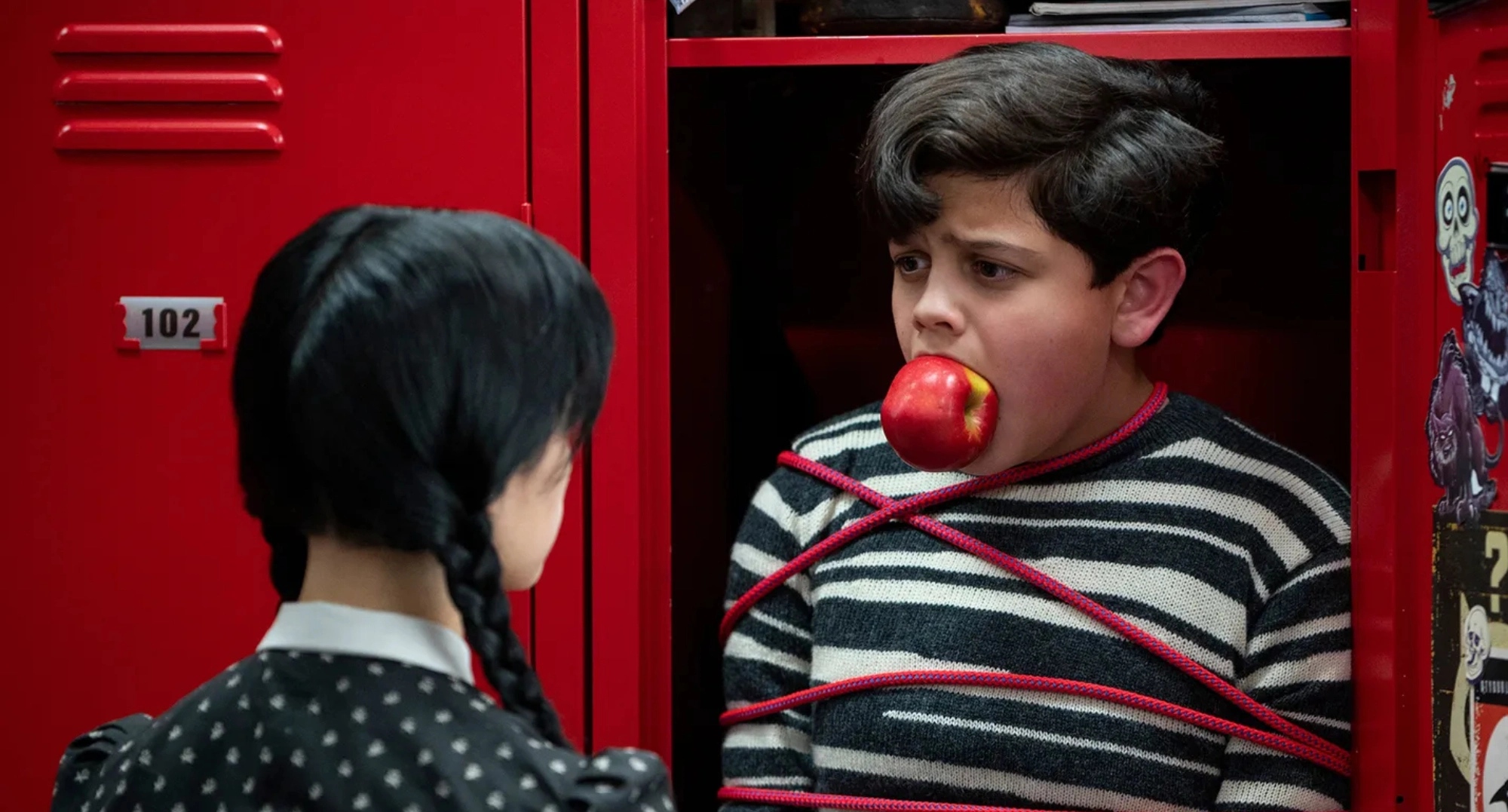 ¿Quién es quién en la nueva serie 'Merlina' de Netflix?