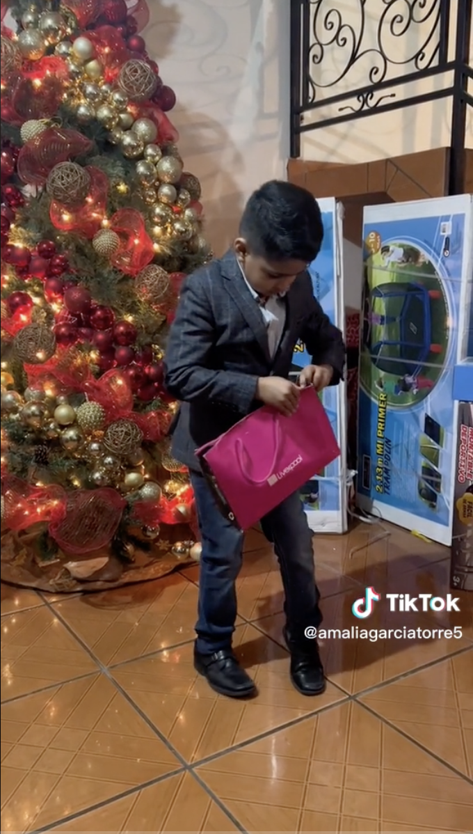 Navidad norteña be like: La épica reacción de un niño que recibió ...