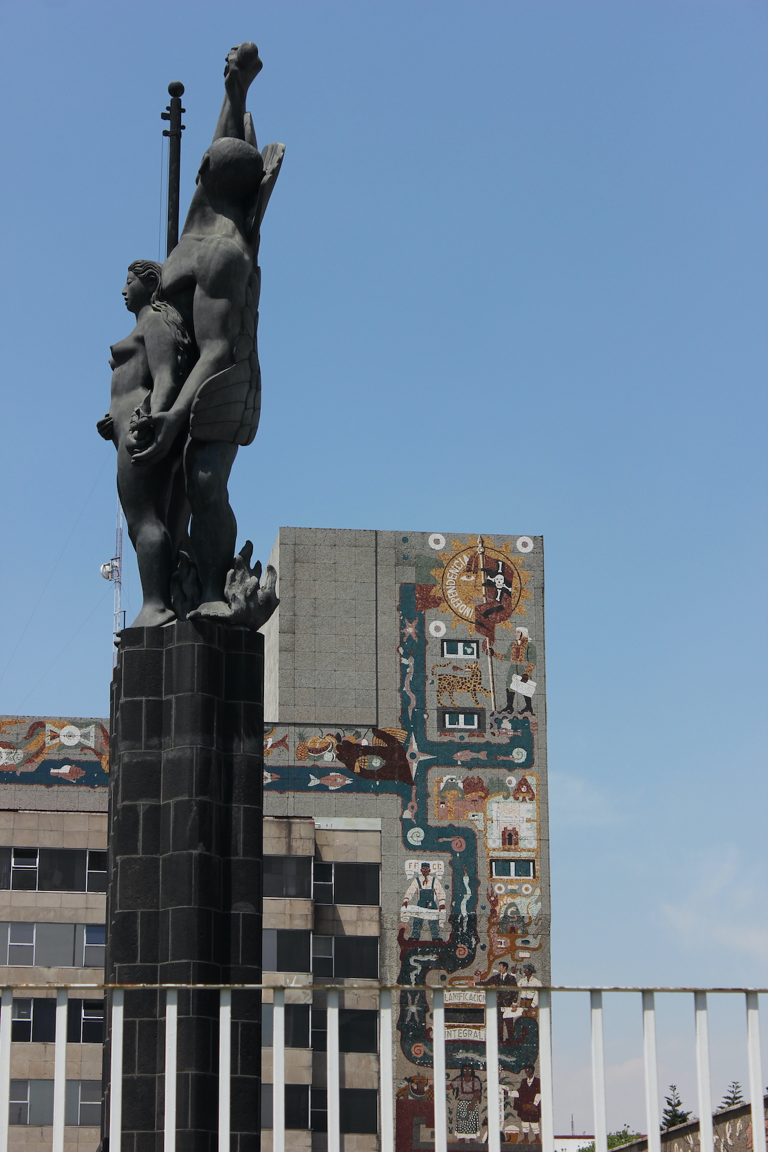 Antes vs después: La historia detrás de los murales del Centro SCOP