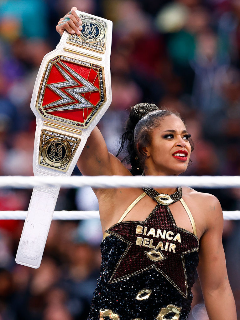La historia de la niña que acompañó a Bianca BelAir en Wrestlemania 39