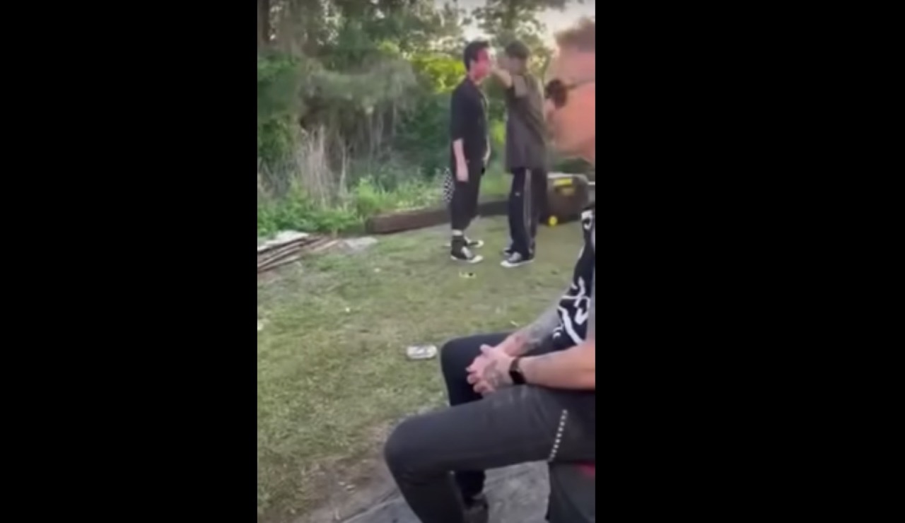 ¿Recuerdan a Crazy Town? Así la pelea a golpes entre 2 miembros