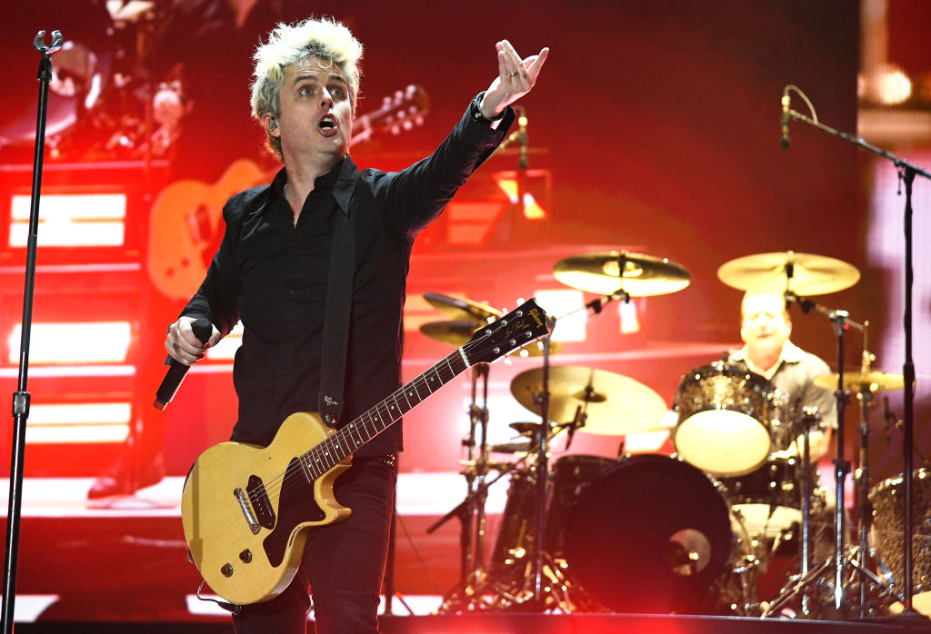 Billie Joe Armstrong se encontró una banda covereando "Basket Case ...