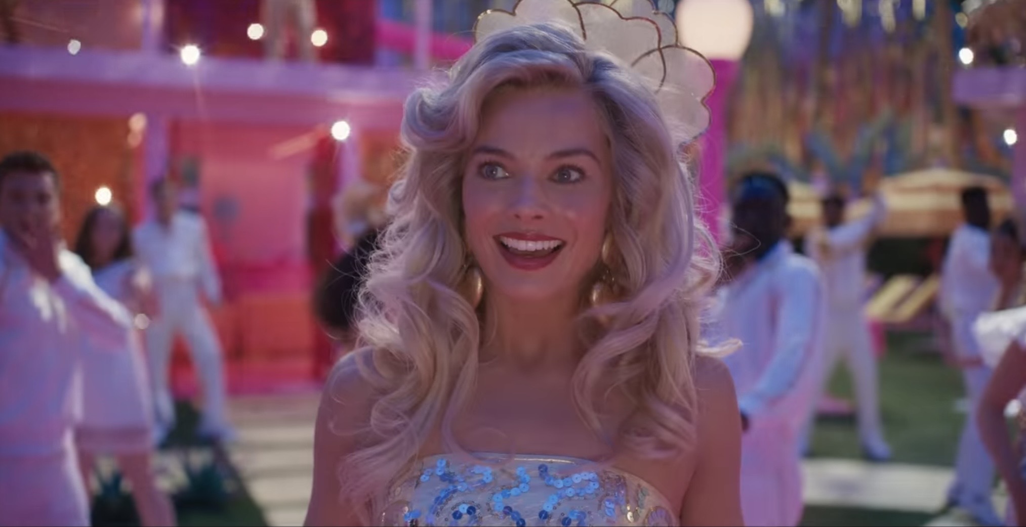 Margot Robbie y Ryan Gosling llegan al mundo real en el nuevo tráiler ...