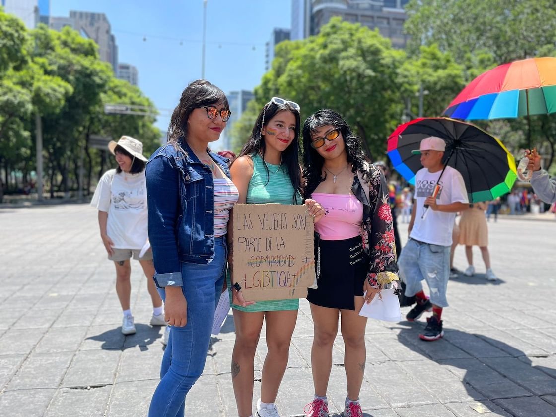 Batucada, banderas y buena onda: Así se vivió la Marcha Lencha 2023