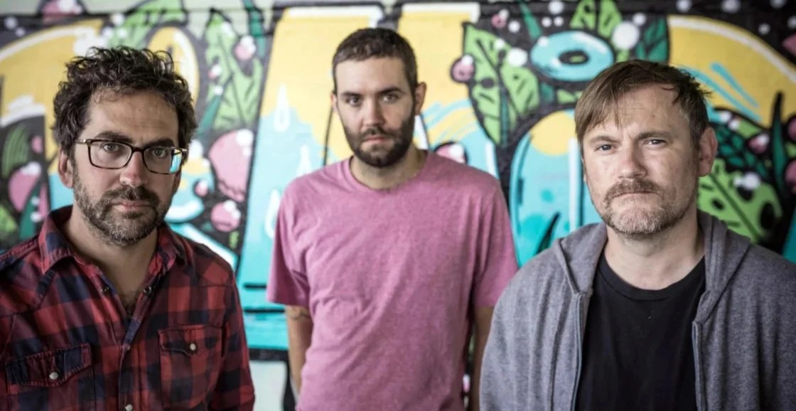 El baterista Geoff Barrow sale de Beak>