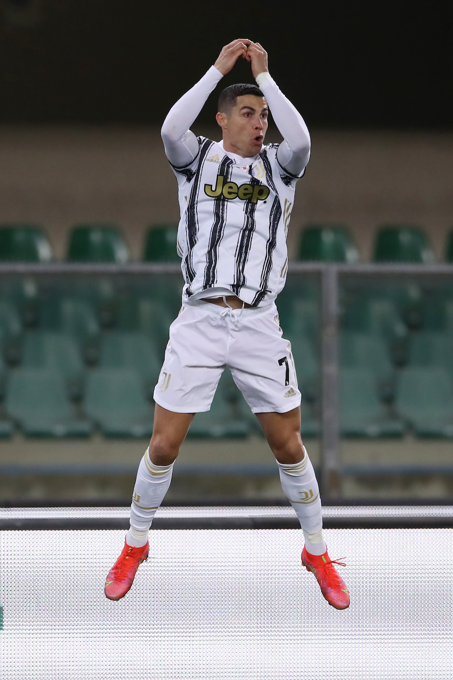 ¡Siuuuuuu! Cristiano Ronaldo explica el significado simple de su festejo