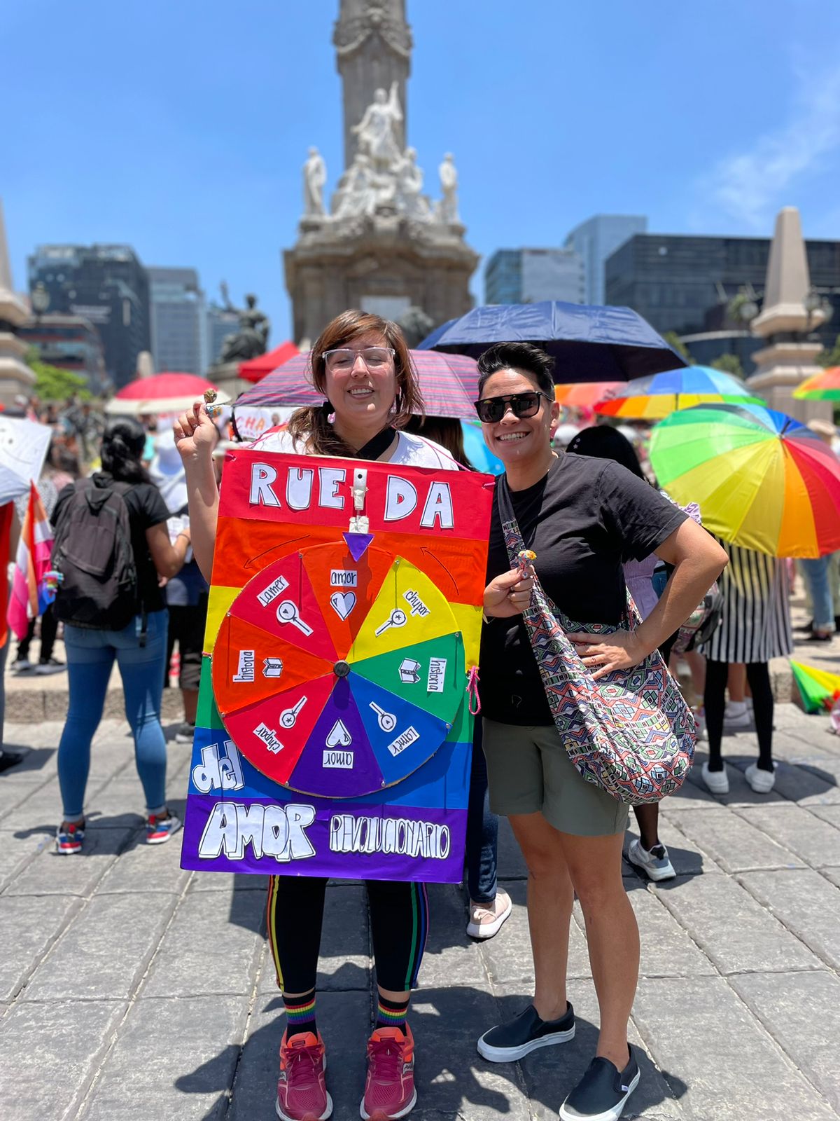 Batucada, banderas y buena onda: Así se vivió la Marcha Lencha 2023