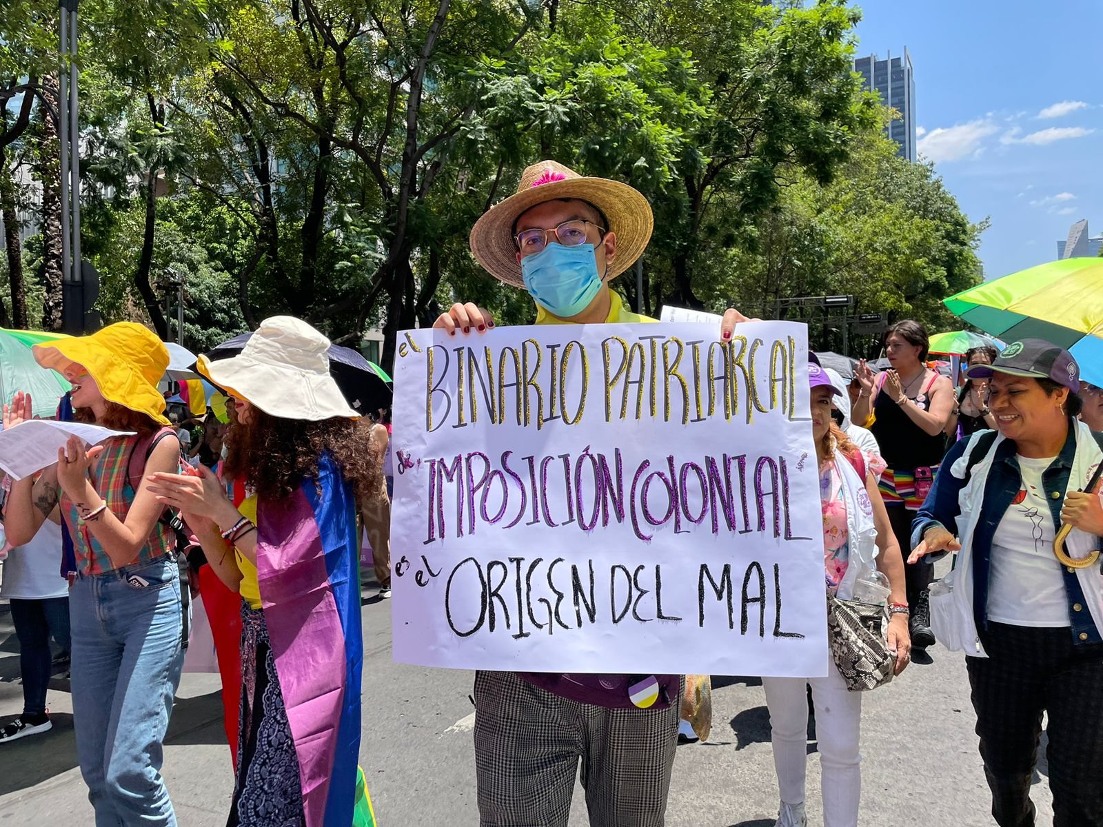 Batucada, banderas y buena onda: Así se vivió la Marcha Lencha 2023