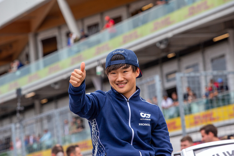 Yuki Tsunoda da pistas sobre el futuro de Checo: "Red Bull está feliz ...