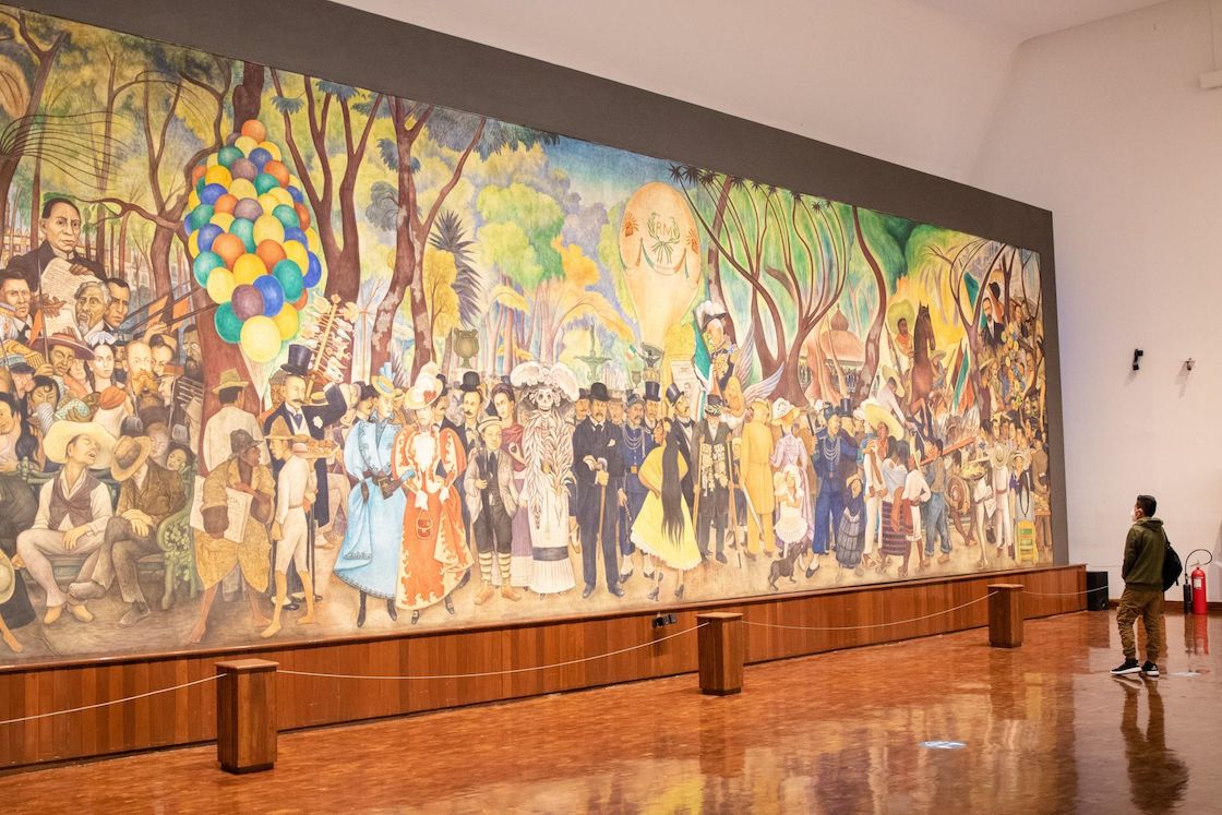 "Dios no existe": La frase de un mural de Diego Rivera