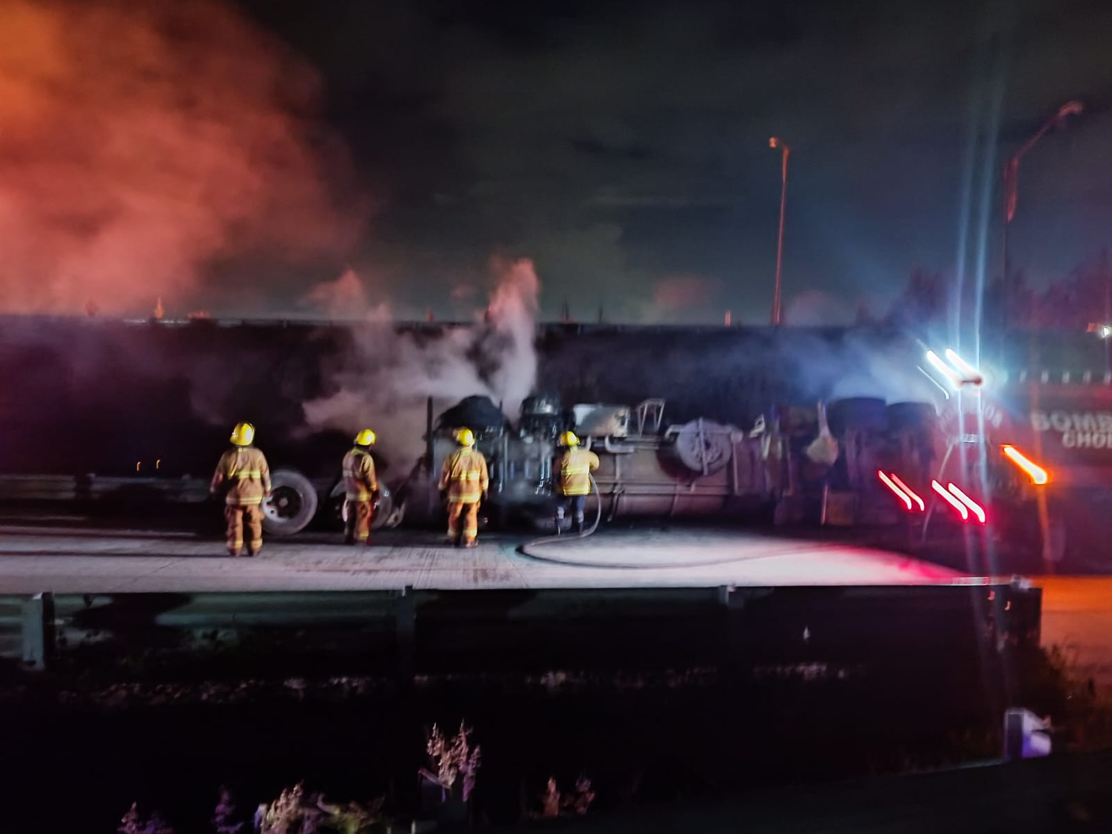 Las fotos y videos de la terrible explosión e incendio de una pipa de ...