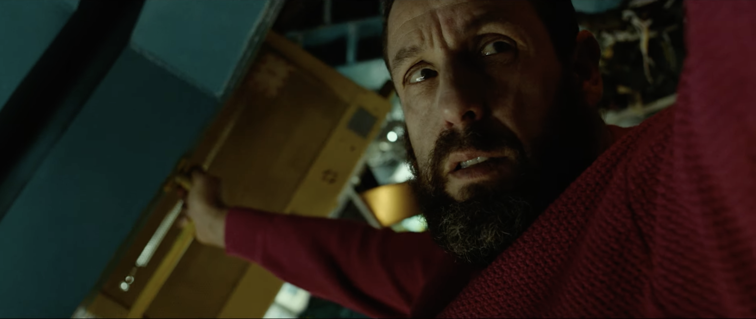Adam Sandler se enfrenta a una crisis emocional en el espacio en el ...