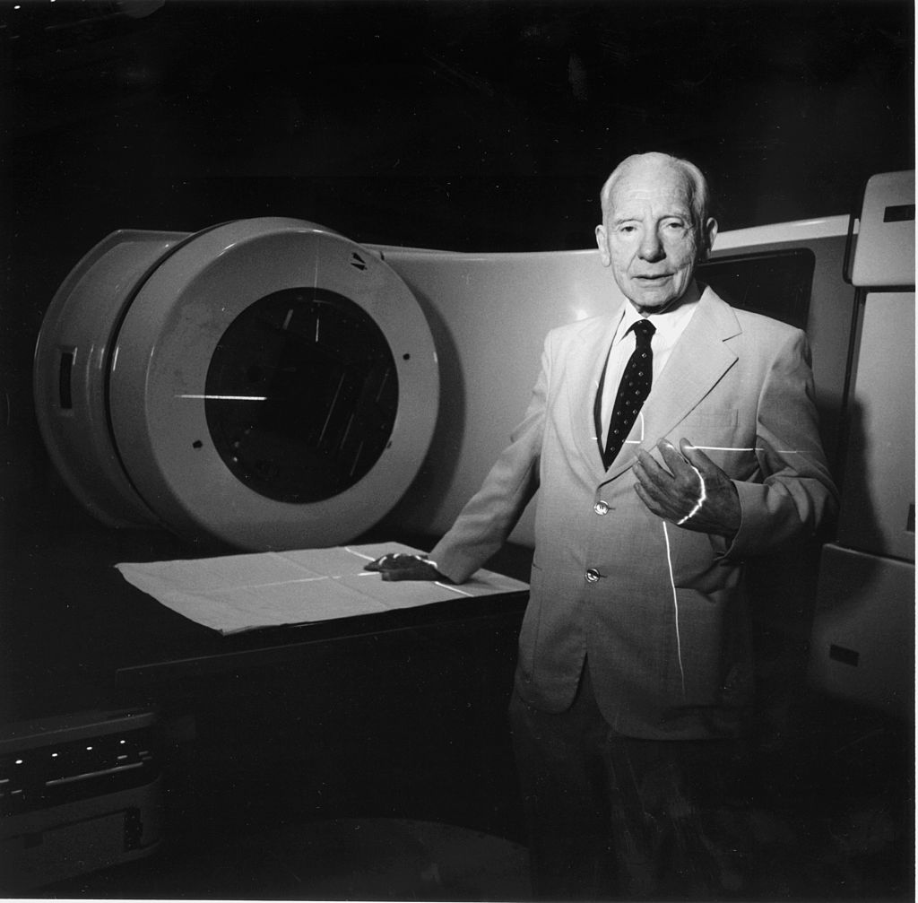 Joseph Rotblat: La historia del científico que abandonó el Proyecto ...