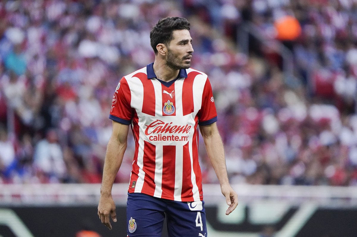El 'Pollo' Briseño rankeado como el tercer mejor central del mundo en ...