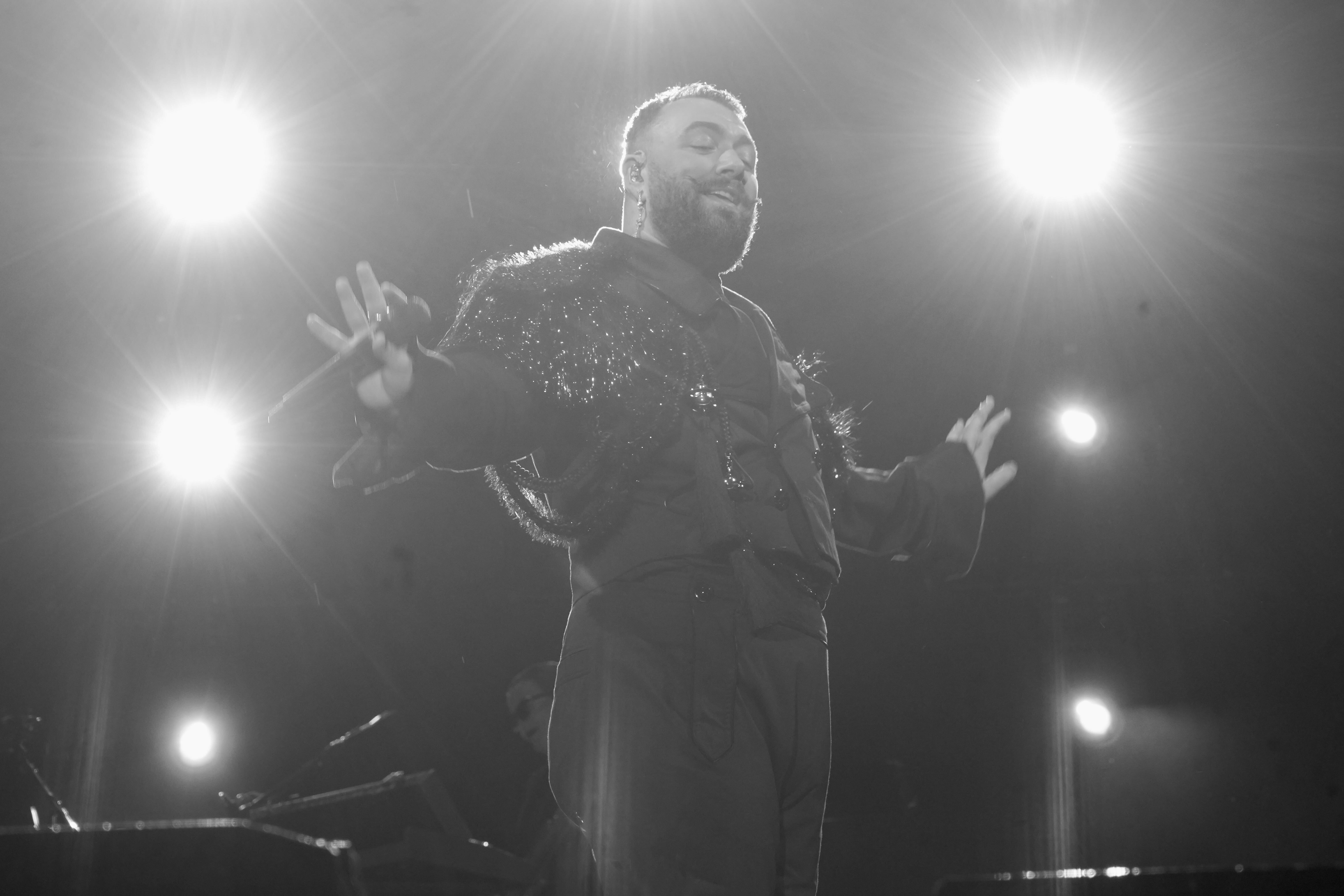Sam Smith adelantó su fiesta de cumpleaños con un showsazo en Tecate ...