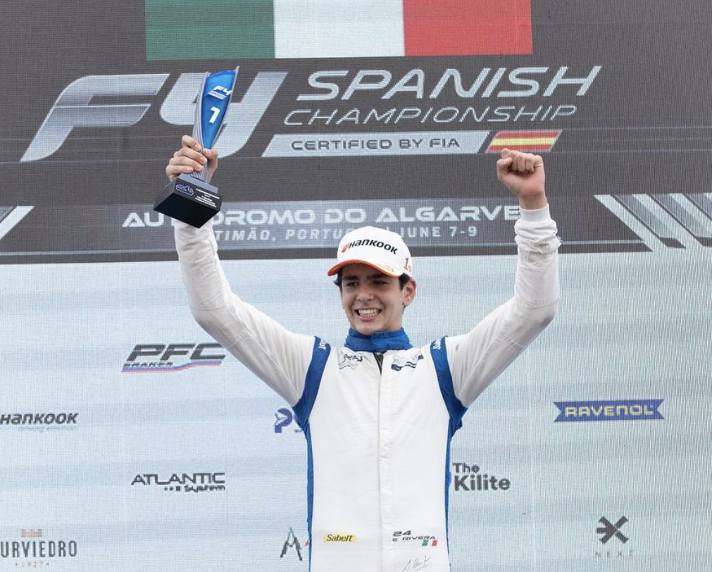 Ernesto Rivera, el piloto mexicano de 15 años que se reunió con Helmut ...