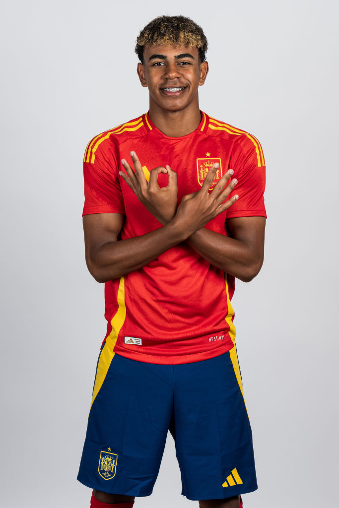 ¿Qué significa la seña de 304 en los festejos de Lamine Yamal?