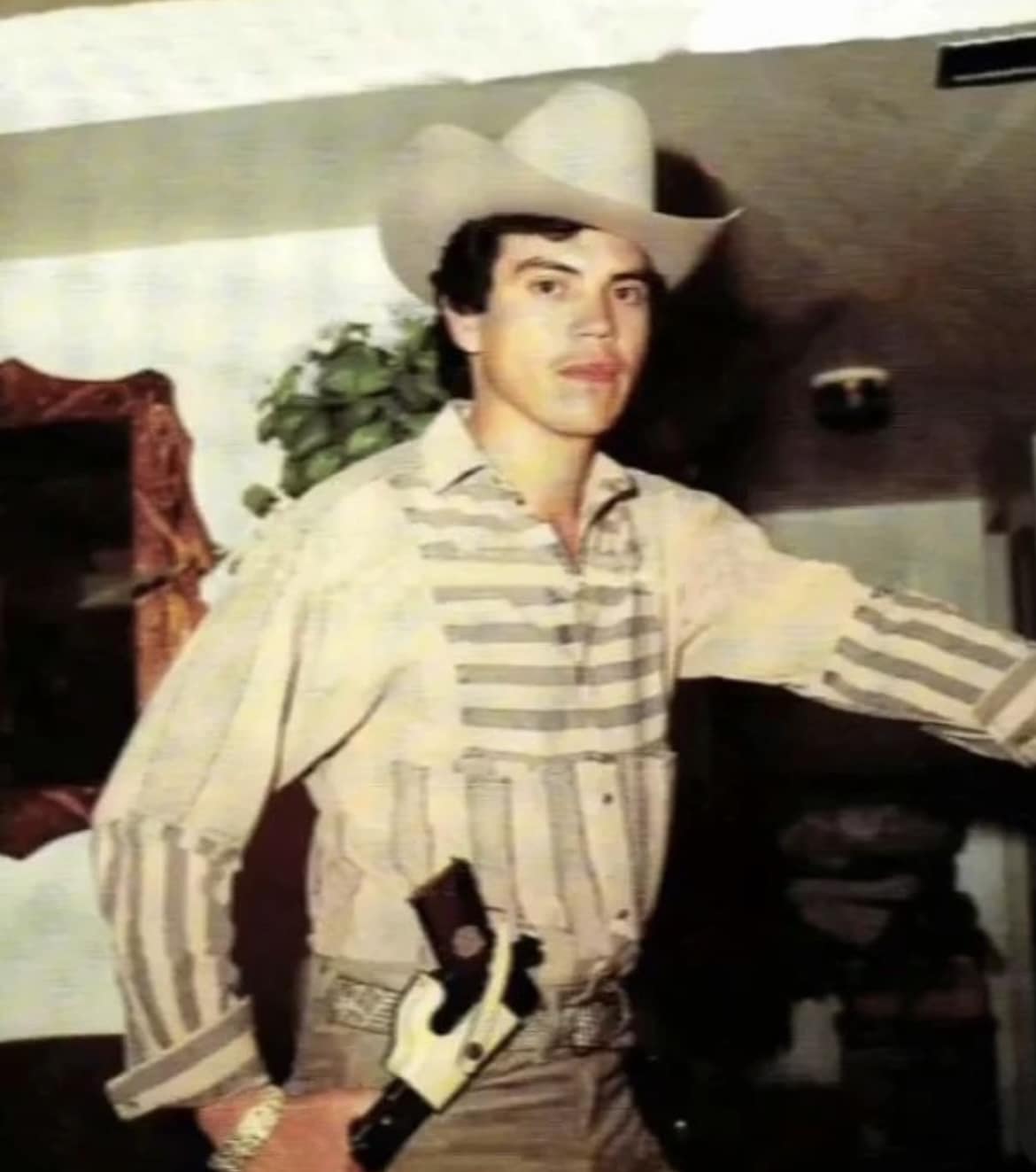 La Vida y Leyenda de Chalino Sánchez: Entre el Mito y la Realidad ...